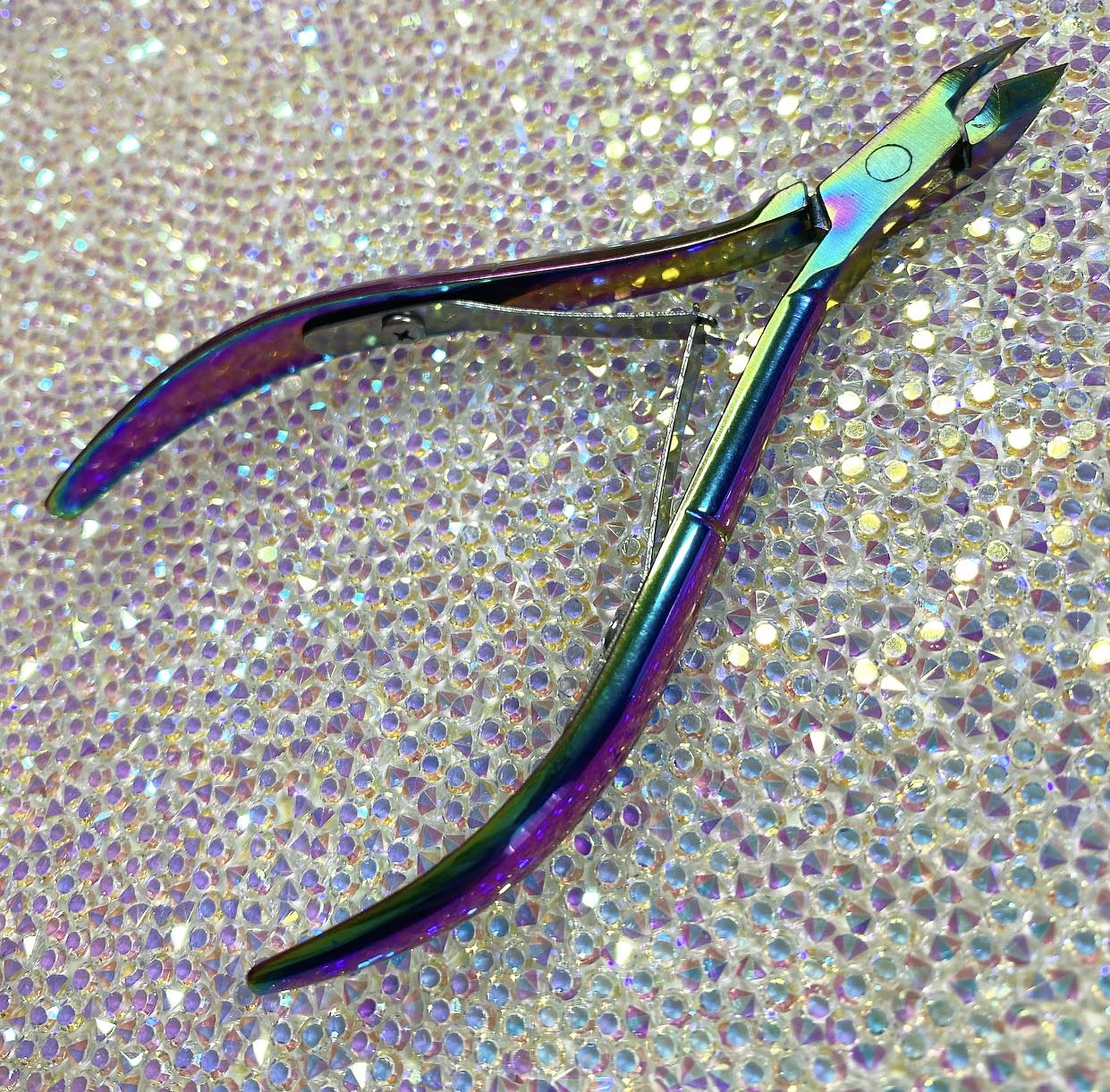 Cuticle Cutter In Gorgeous Iridescent Rainbow Colours – Illuminate by Liana